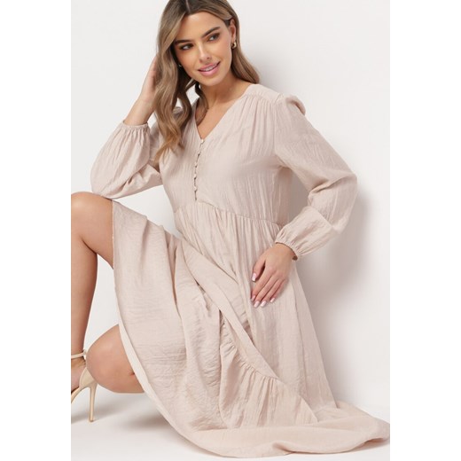 Sukienka beżowa Born2be rozkloszowana maxi w serek