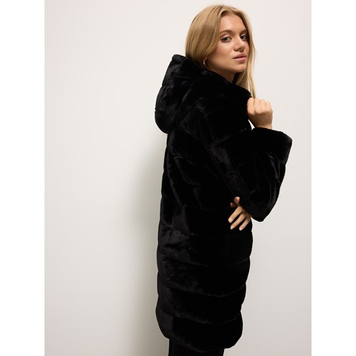 Mohito - Pluszowy płaszcz czarny