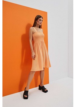 Znamy kolor roku 2024. Wprowadź go do swojej szafy | Domodi.pl